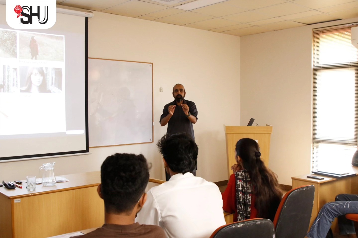 Beyond Monotony: Visual Diversification in Modern Communication – Salim ...